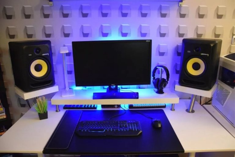28 DIY Studio Desk Plans And Ideas You Can Build - Handy Keen